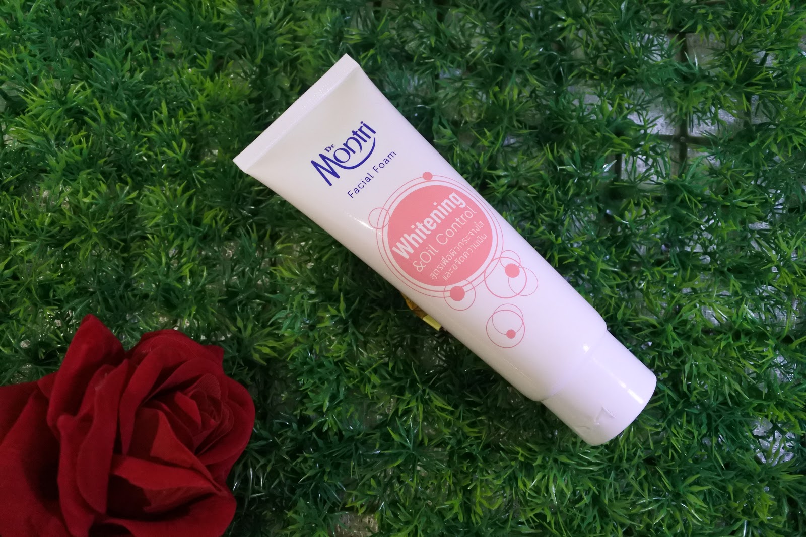 Dr.Montri facial foam สูตรผิวกระจ่างใส และขจัดความมัน - SARA-PAT (สาระ พัช)