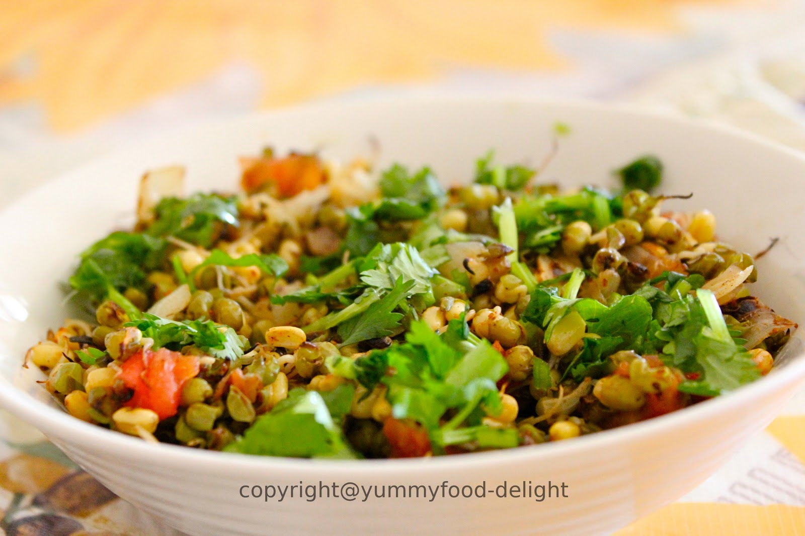 Yummy Food Delight.....!!!: Sprouted Mung bean or moong dal salad