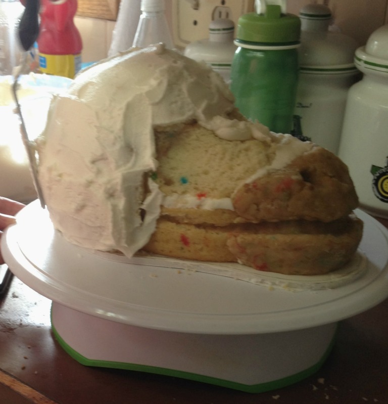 The Crafty Conundrum: SYTYC -T-Rex Cake Tutorial