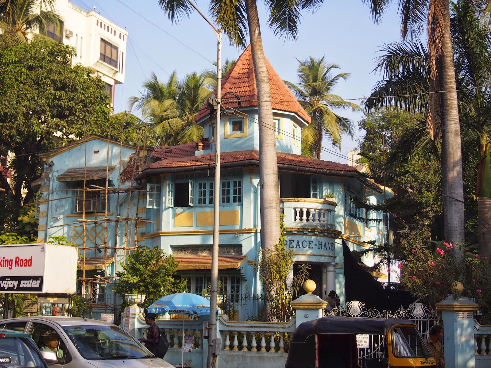 India: Bungalows of Bandra - Bombay's Vanishing Heritage