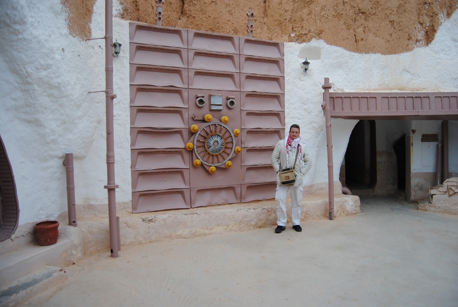 Orbis Catholicus Secundus: Home of Luke Skywalker: The Lars Homestead