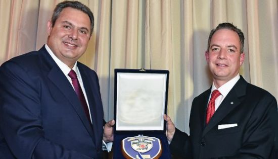 ΕΛΛΗΝΙΣΜΟΣ ΚΑΙ ΝΤΟΝΑΛΝΤ ΤΡΑΜΠ: Η ΟΜΟΓΕΝΕΙΑ ΣΕ ΚΡΙΣΙΜΗ ΚΑΜΠΗ - ΤΗΛΕΓΡΑΦΟΣ