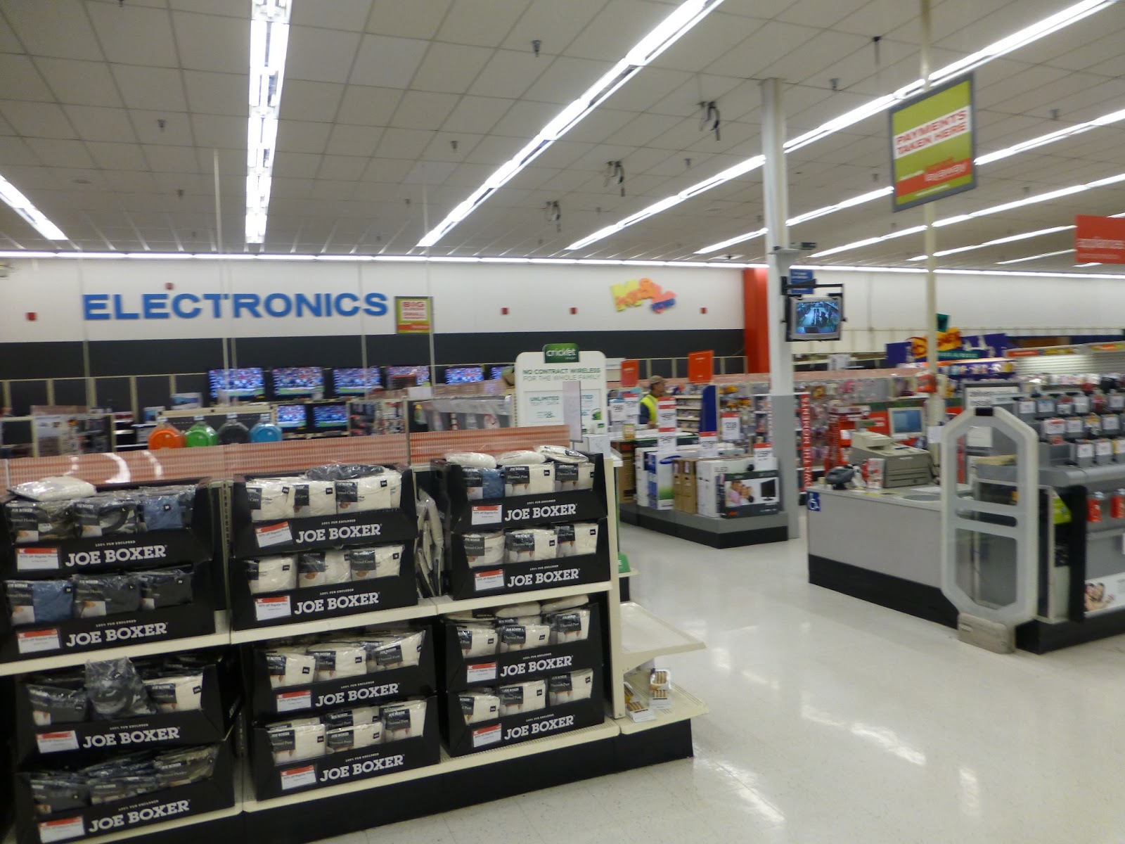 Dead and Dying retail: Death of a Super Kmart : The Moon Township story