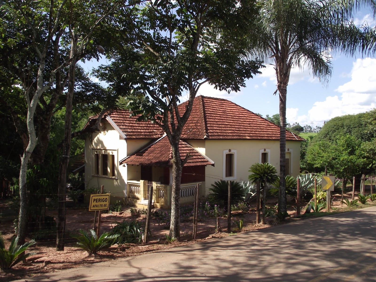 Cidades e Lugares: Cana do Reino, bairro rural de Potirendaba.