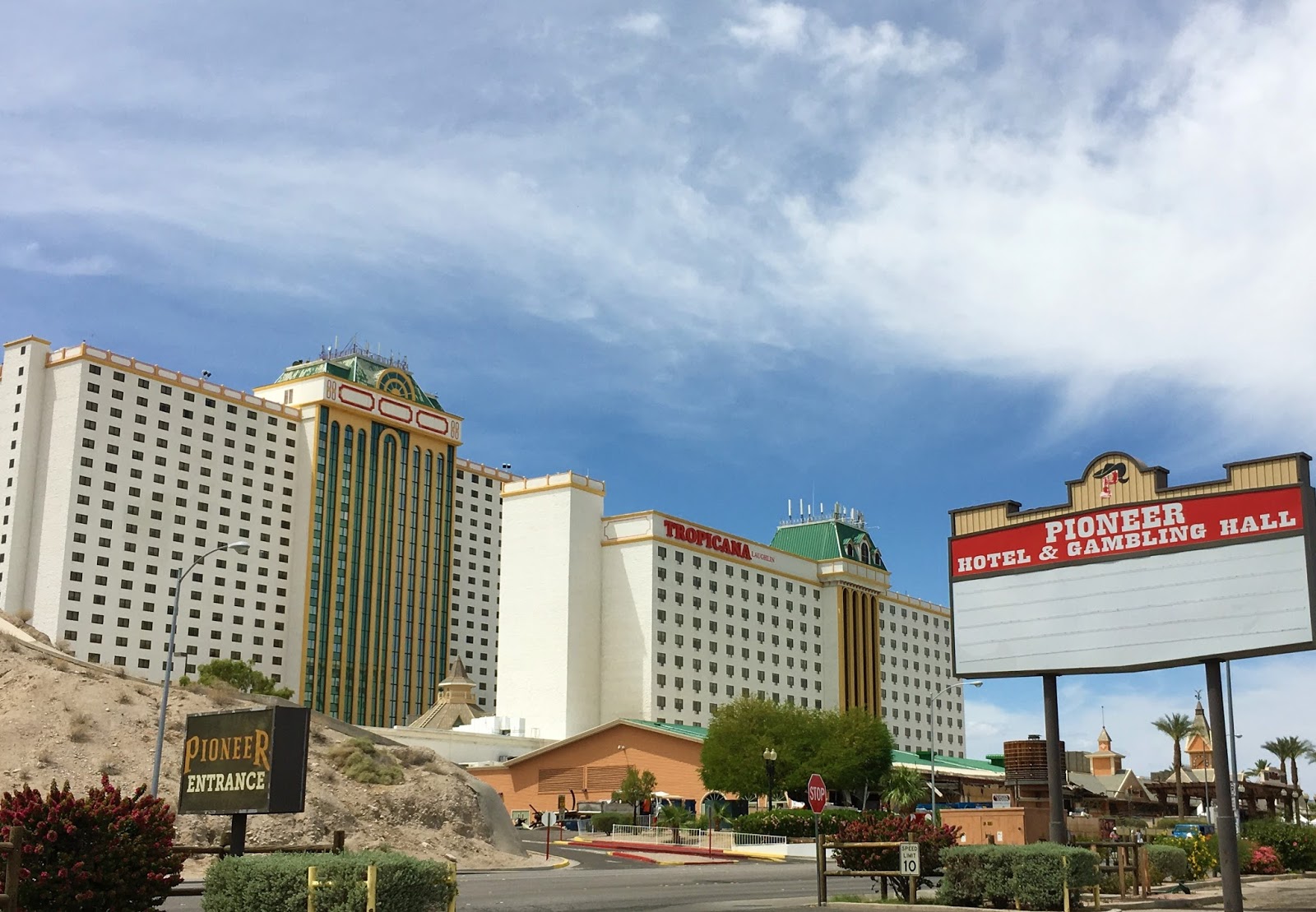 Laughlin Buzz: Pioneer Casino - the End. New Pioneer - the Beginning