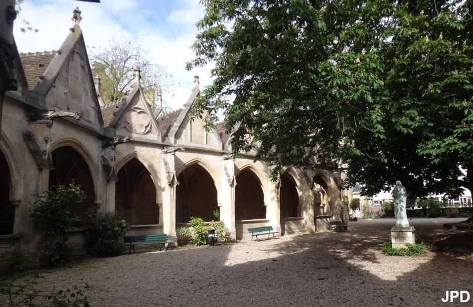 Paris-bise-art : Le charnier de Saint-Séverin