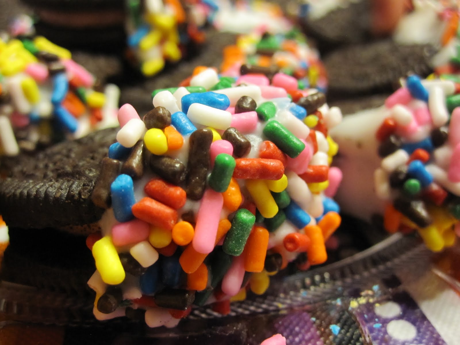 Neighbor Julia: Rainbow Oreo Cookies