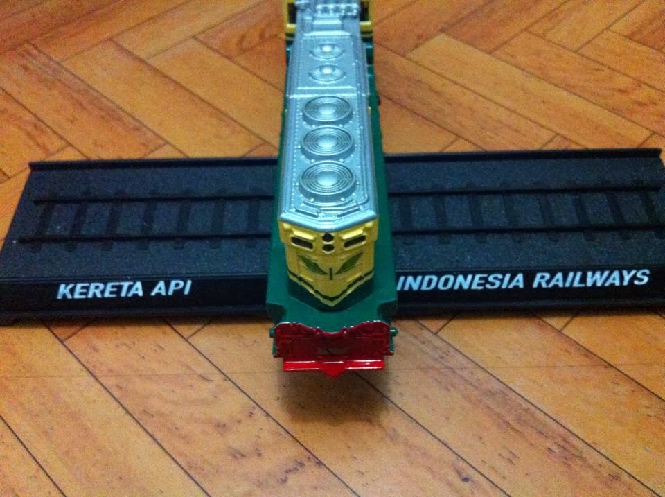 Kereta Api Indonesia: Menunggu Kedatangan Lokomotif BB200