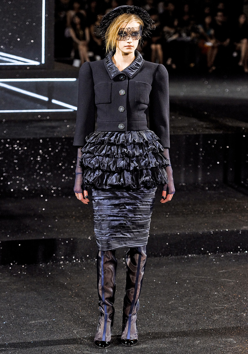 Inspire & Charm: Chanel Fall 2011 Couture