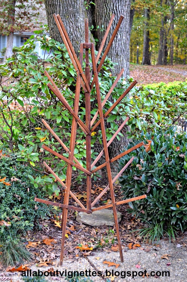 All About Vignettes: Not Your Average Holiday Tree