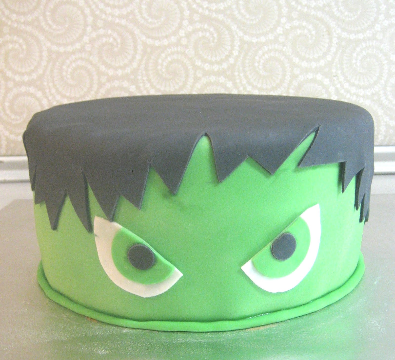 Devanys Designs: Incredible Hulk Cake