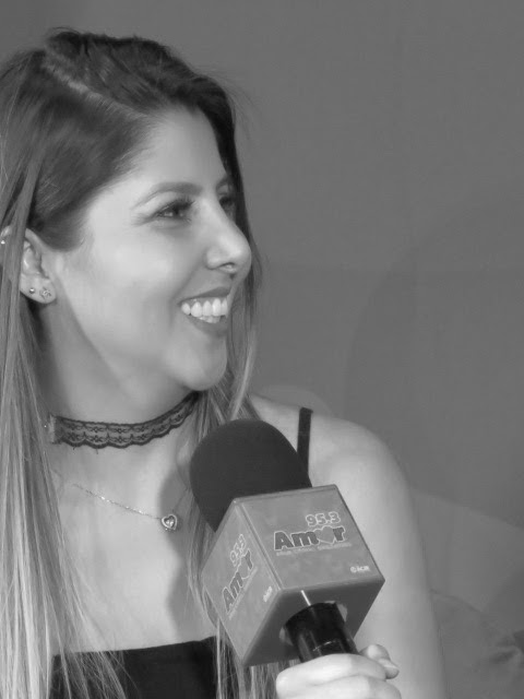 internautaSOY: SANDRA VILLALOBOS UNA REINA CON MICROFONO