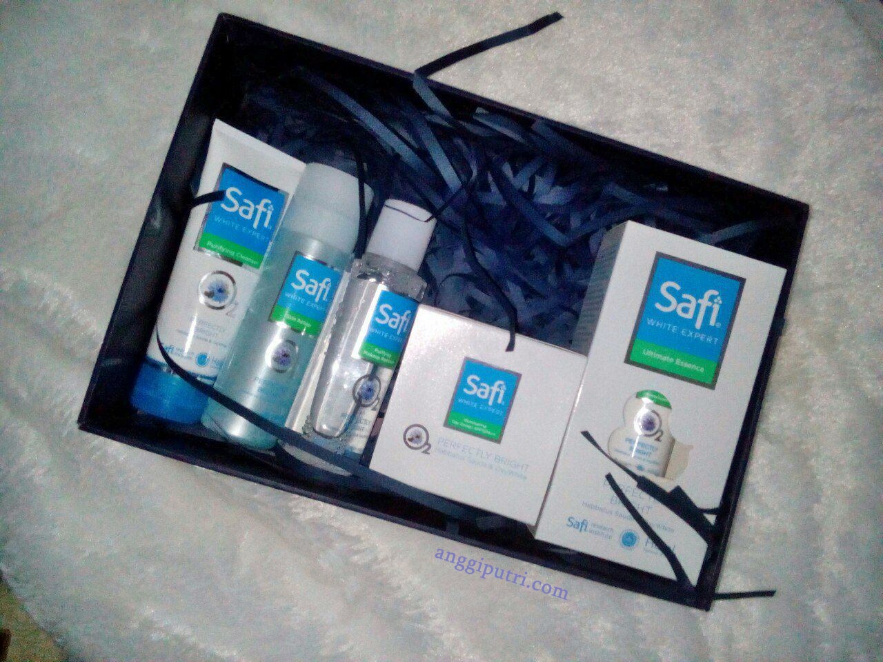 Skincare Sejuta Umat? Rangkaian Safi Whitening Expert [Halal, Natural ...