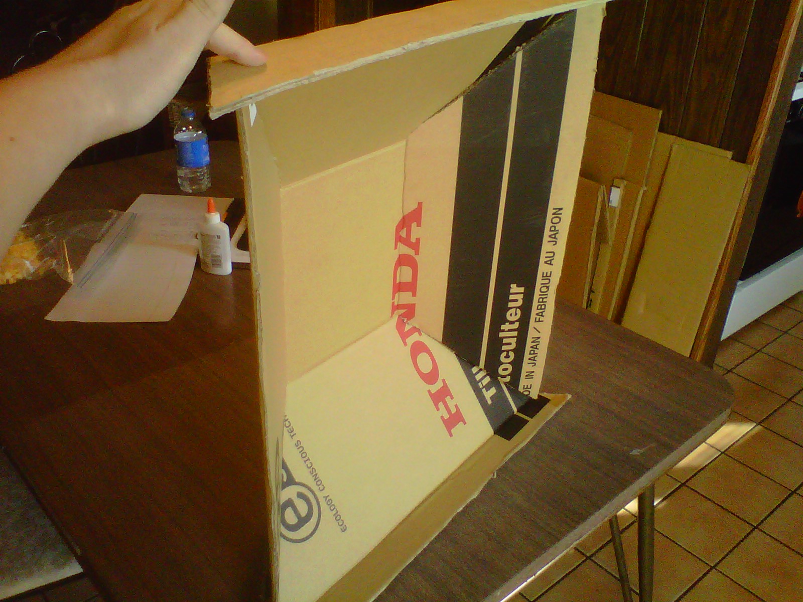 And then it clicked...: DIY easy and inexpensive softbox.
