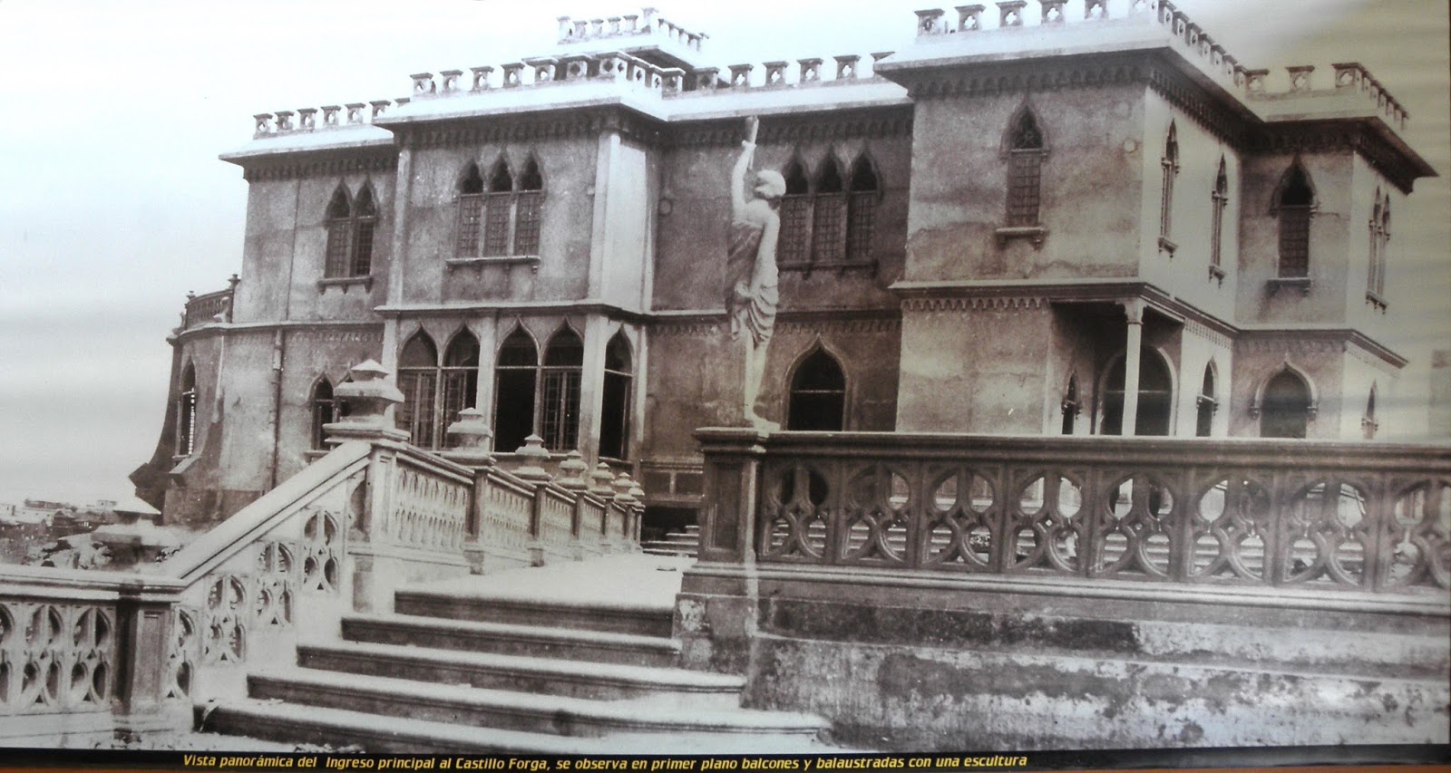 Percy Eguiluz Menendez : EL FORGA: UN CASTILLO EN LA PLAYA DE MOLLENDO