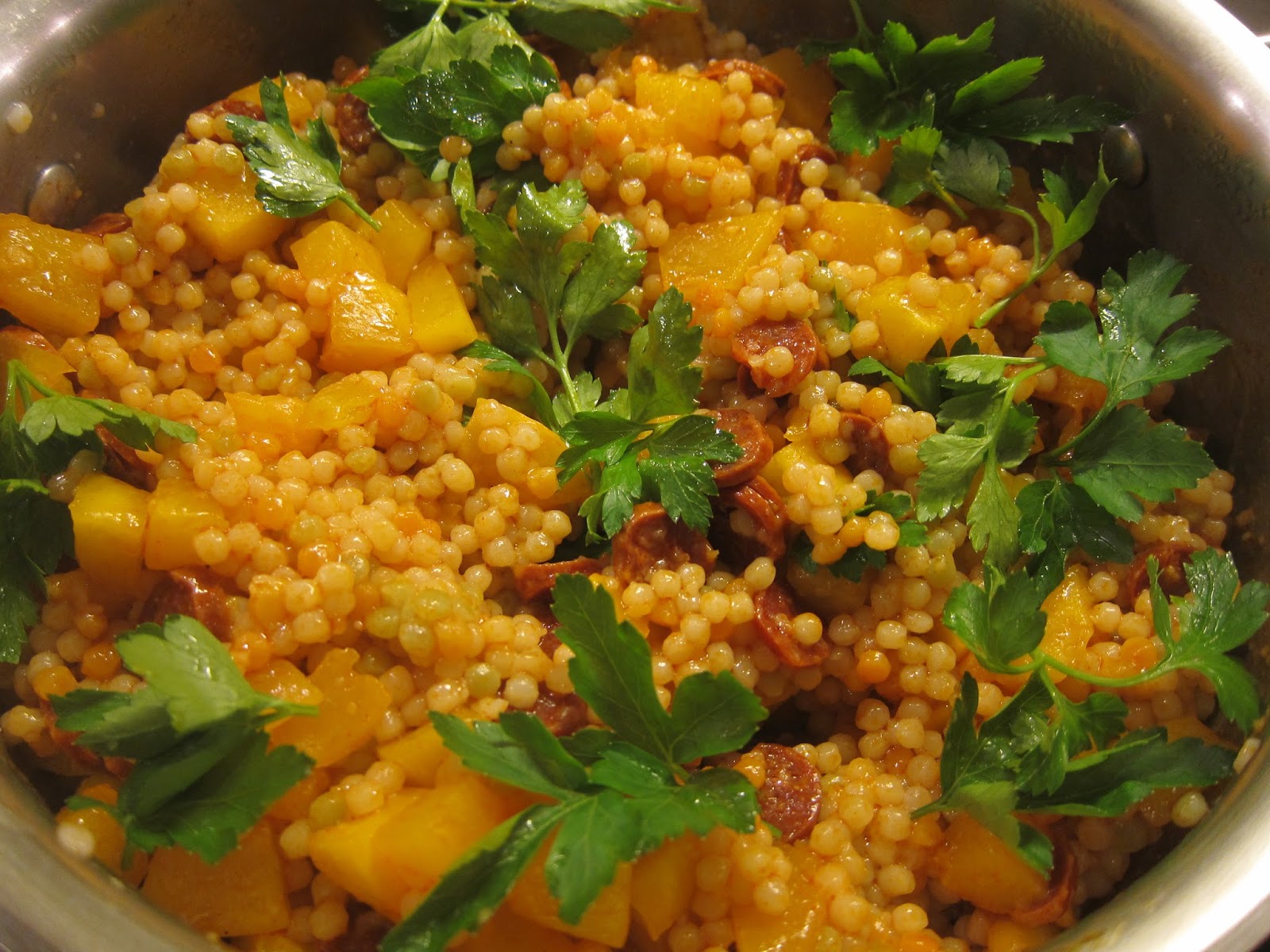 debesijos: Perlinis kuskusas su chorizo dešra