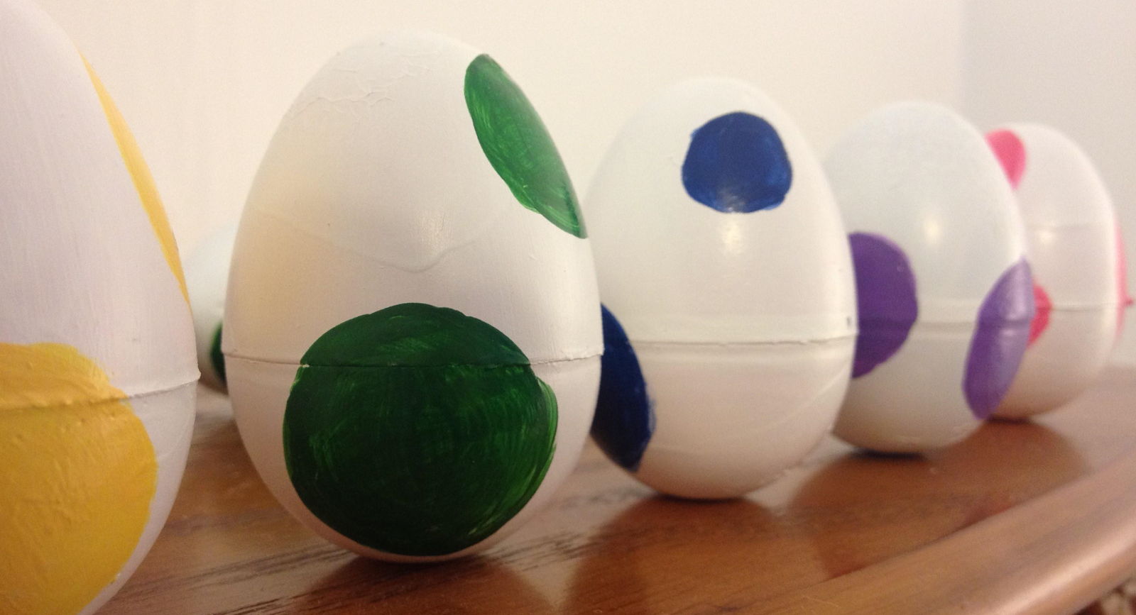 Crafty Geek Blog: Painted Plastic Yoshi Eggs for a Geeky Easter