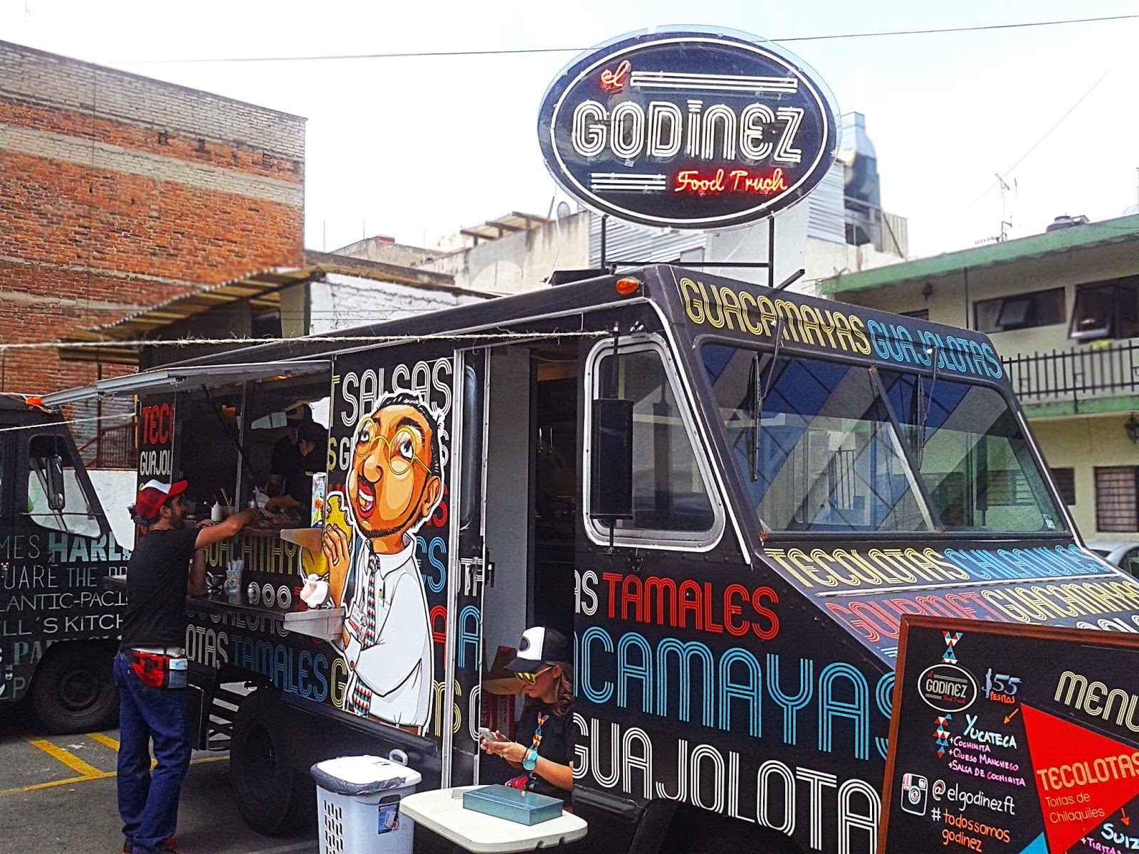 La Vuelta Al Df en 80 Foodtrucks: #9 EL GODINEZ FT