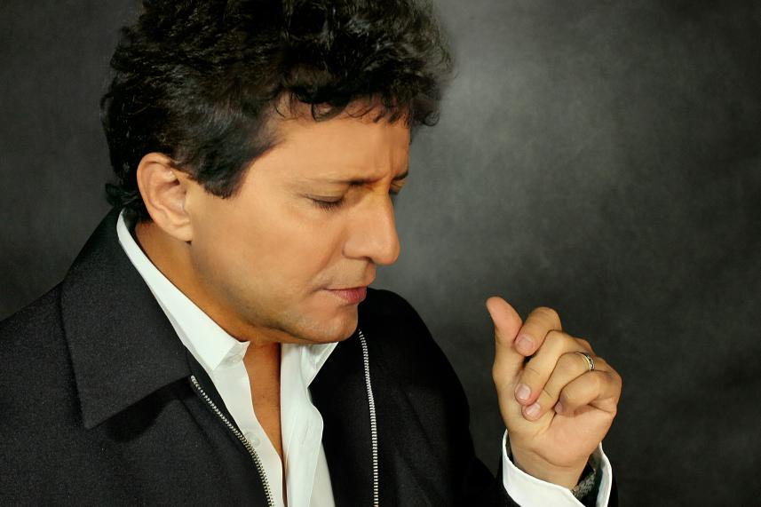 Taís Paranhos: Gilliard canta no Manhattan