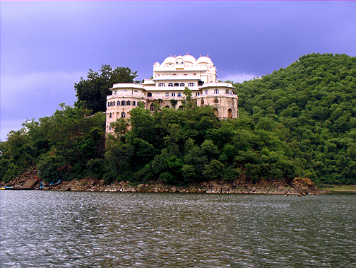 Siliserh Lake