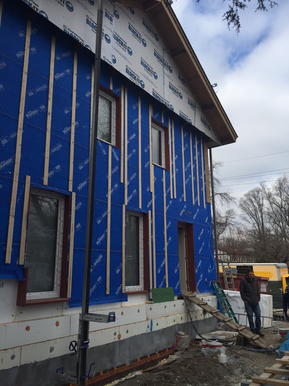 Midwestern Sustainable Design: From the Field: blue walls?