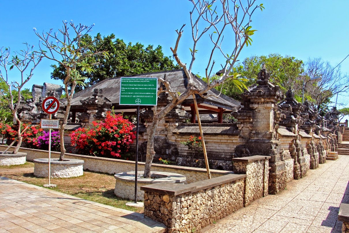 the viewing deck: Bali Temples Hopping 1st part; Cliff Temples of Uluwatu