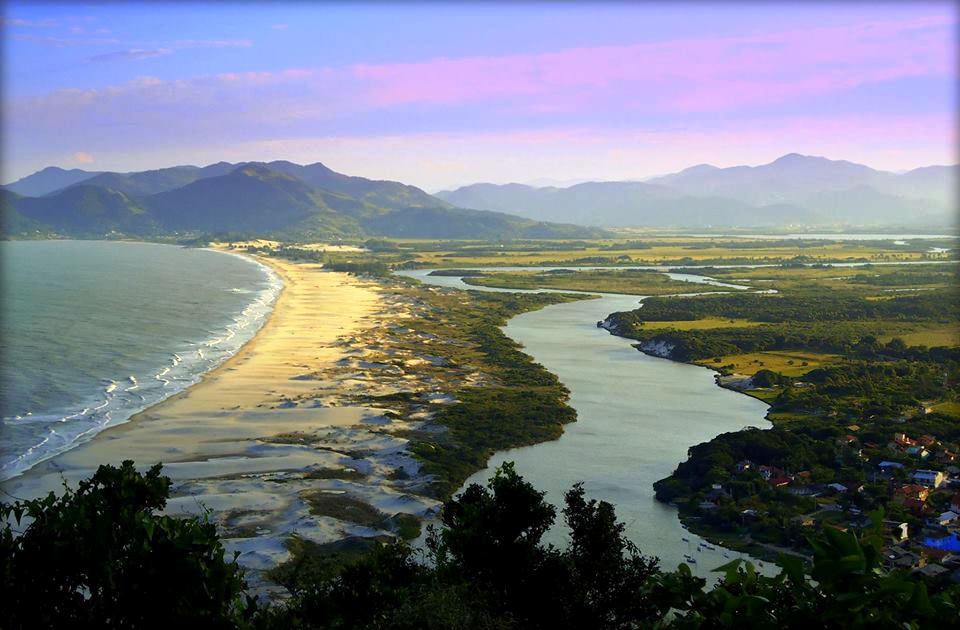 PRAIA DA GUARDA DO EMBAÚ PEDE SOCORRO