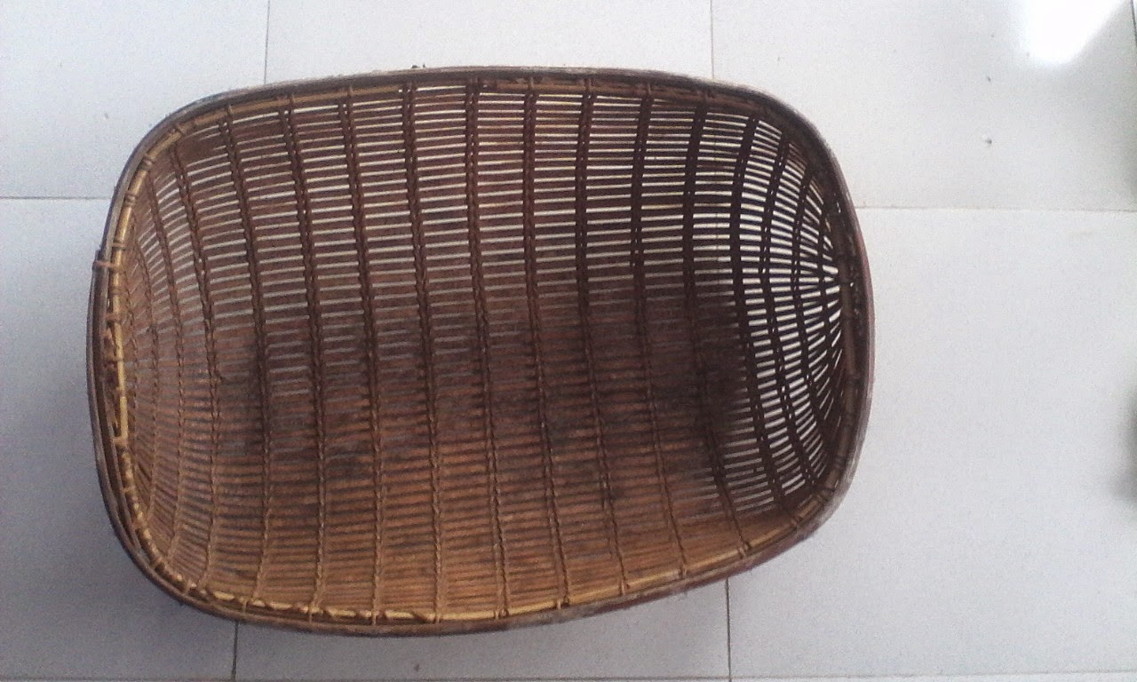 Alat menangkap ikan Tradisional Suku dayak : Tangguk adalah alat untuk ...