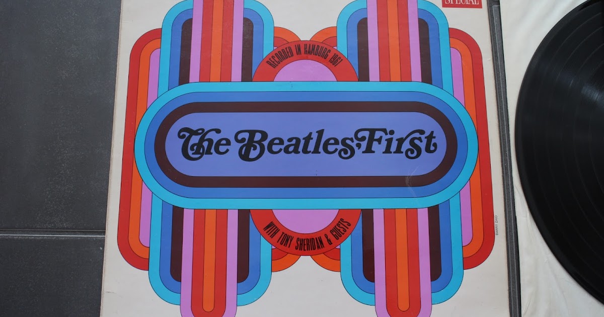 The Beatles-levyhylly: The Beatles' First -LP (UK 1st pressing) mono ...