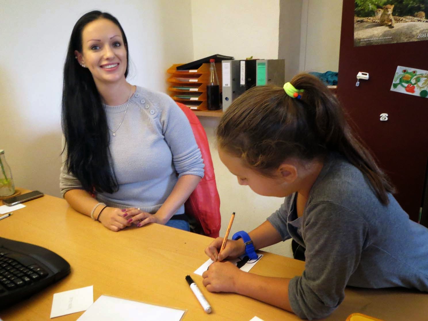 kidswest.ch: Portraitzeichnen bei Daniel Maeder Treuhand AG Ittigen