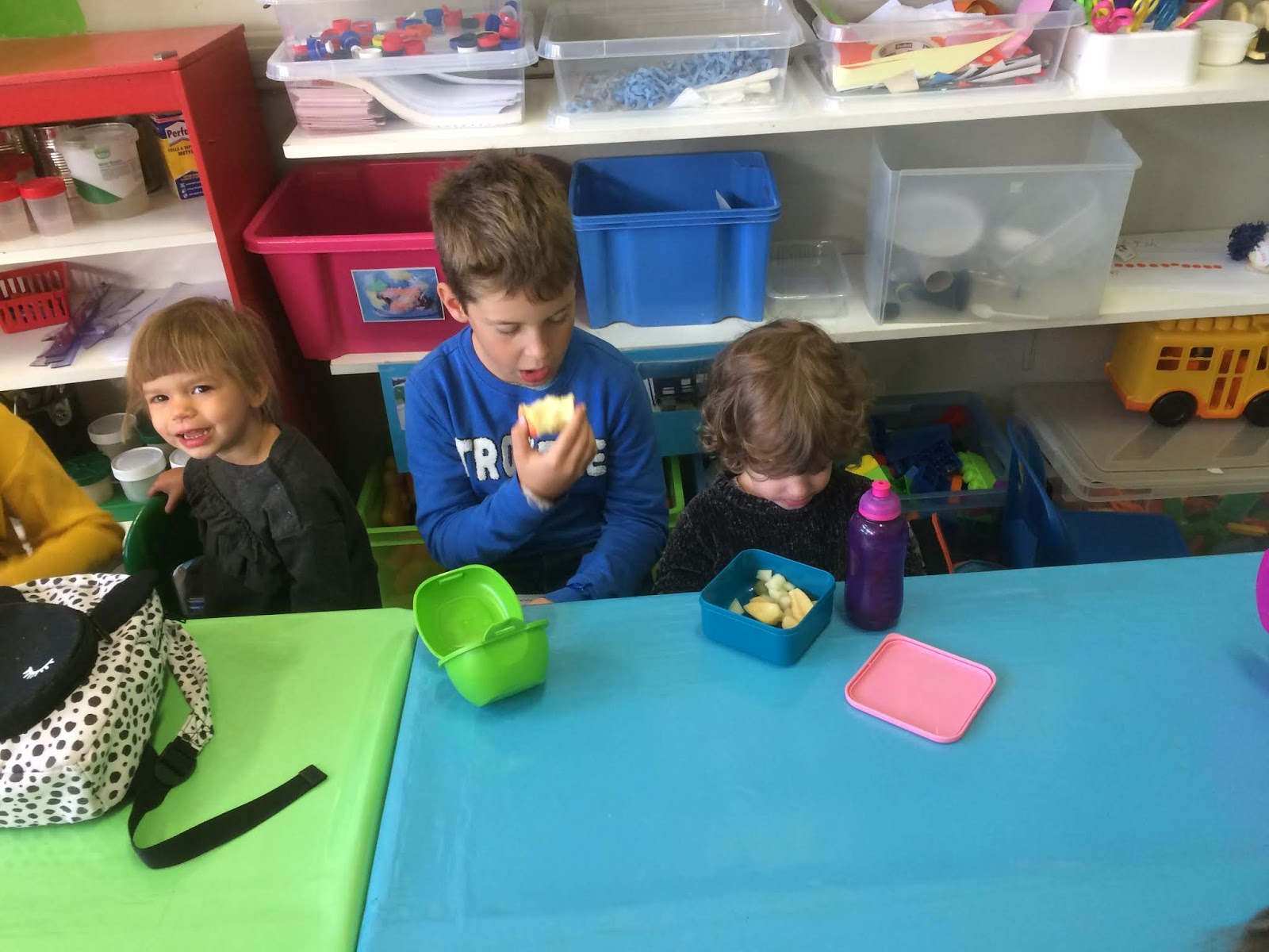 Kleuters Sint Goriks Oudenhove: fijn momentje met meter/peter