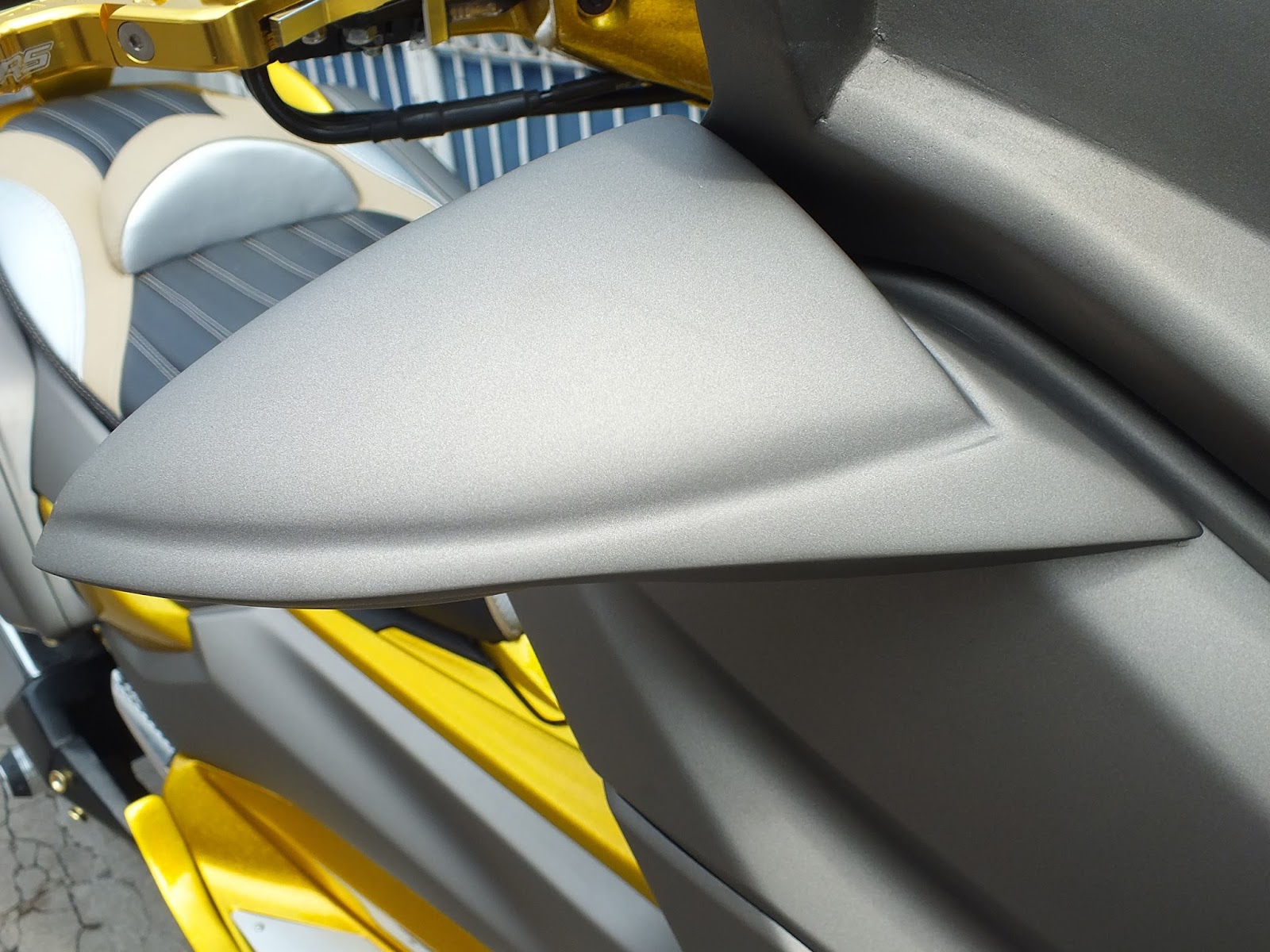 Ngecat MOTOR: YAMAHA NMAX CUSTOM CAT Property of Mr. ECHWAN Cengkareng