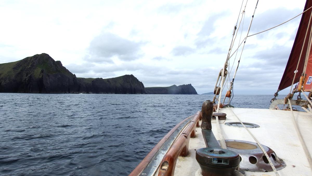 Log of Robinetta: Smerwick Harbour to Dingle via the Blaskets