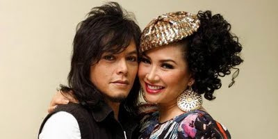 foto hot dan gosip selebritis: Titi DJ dan Noviar Rachmansyah alias Ovy ...