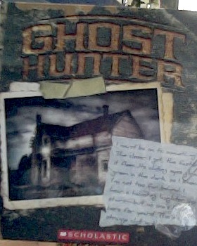 Vintage U.F.O.: Ghost Hunters Find: Scholastic Books