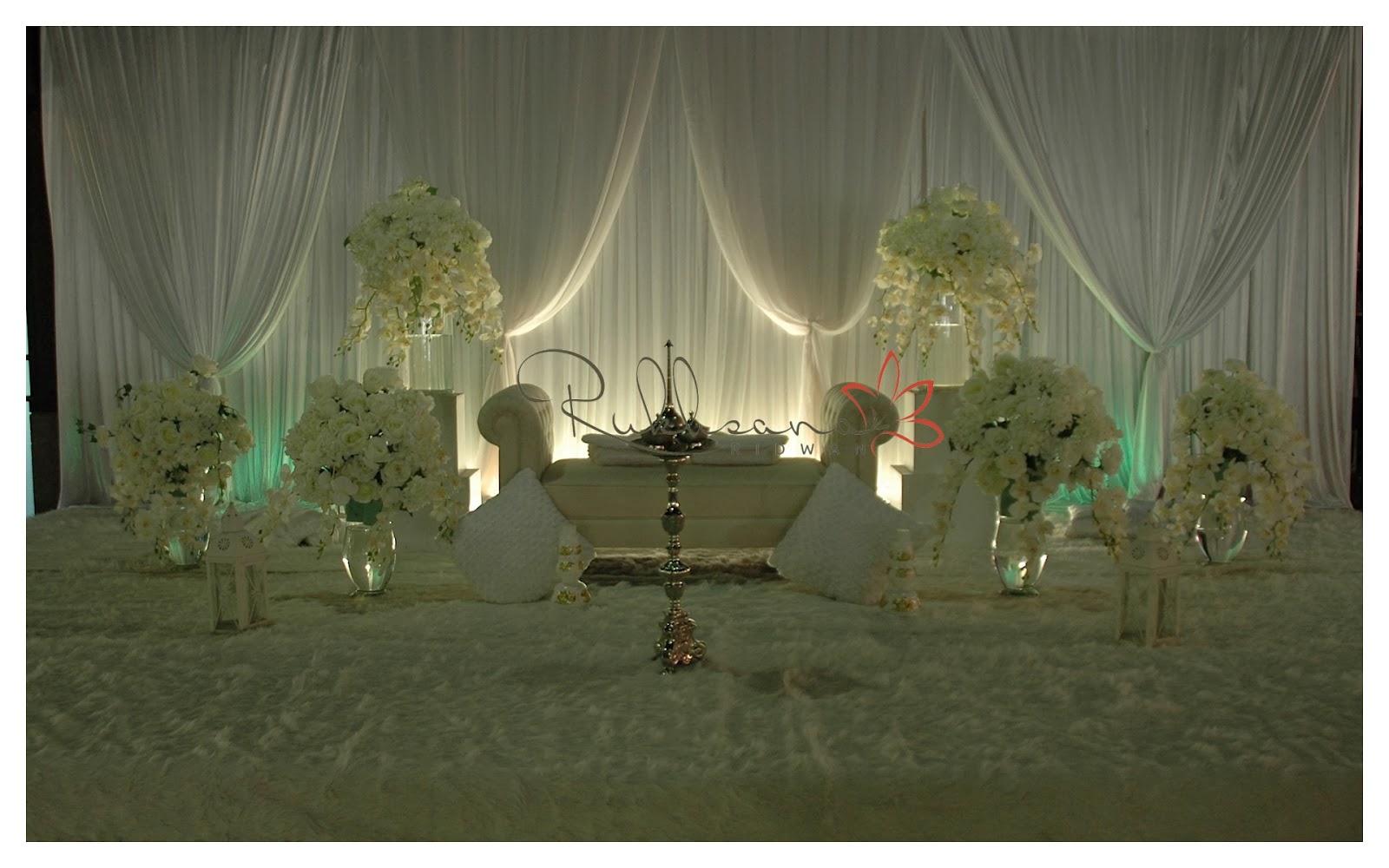 Rukhsana Ridwan: Pelamin All White ~ Rafeda & Fuad