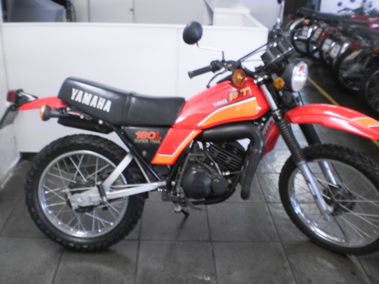 MATÃO MOTOS: YAMAHA DT 180L VERMELHA ANO 1984