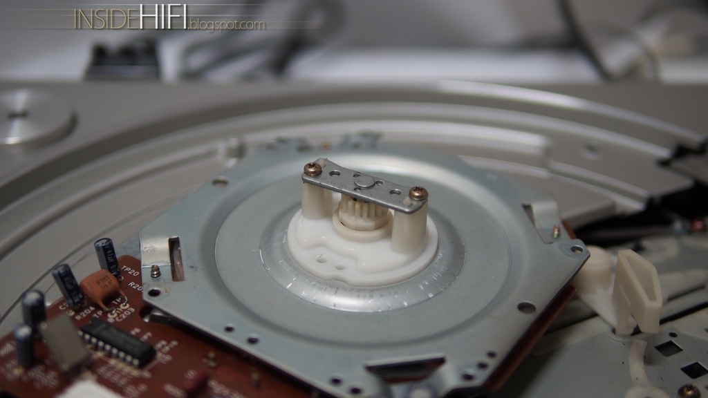 Inside Hi-Fi: Technics SL-QX200 (SL-QX200-SEi)