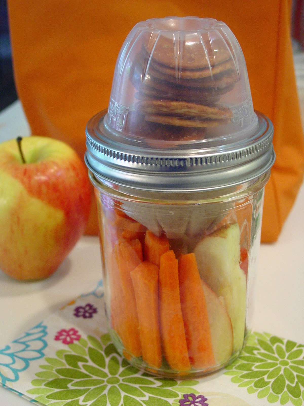 Soup Spice Everything Nice: Masonable Mondays #5 - Snickerdoodle Hummus