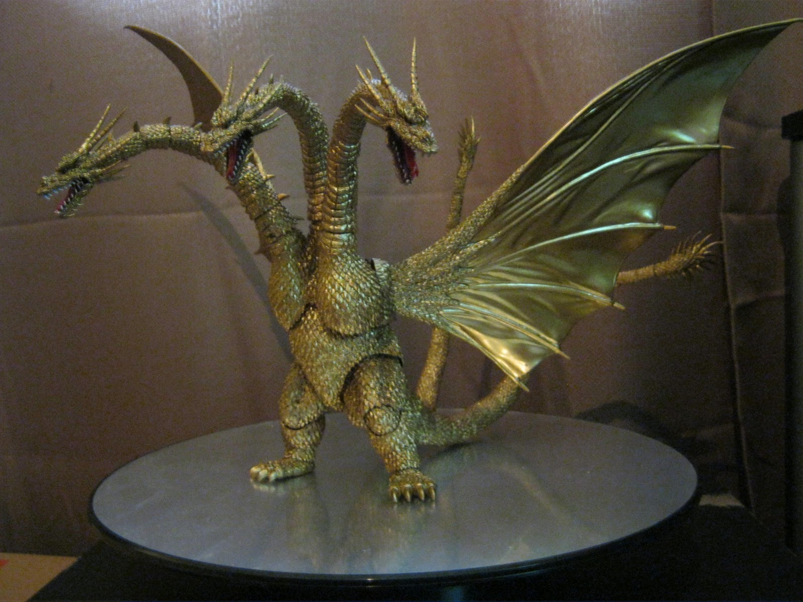 The Kaiju Planet: Kaiju Toy Review - S.H. MonsterArts King Ghidorah