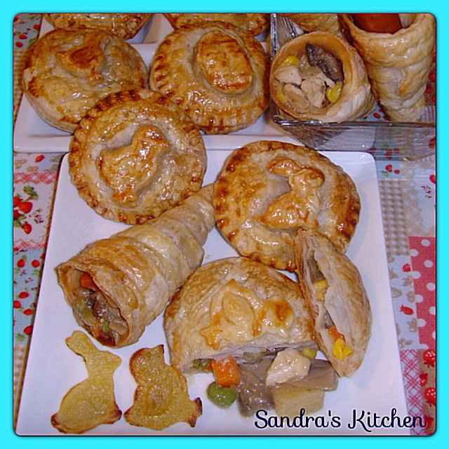 Culinary Kitchenette: Mini Chicken Pies by Sandra Kwan