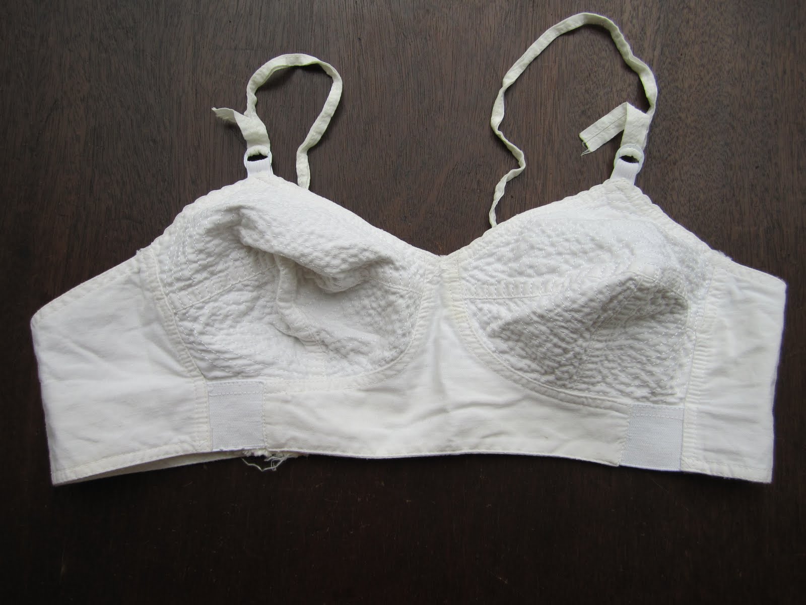 The Corset Channel: Vintage bullet bras - show and tell!