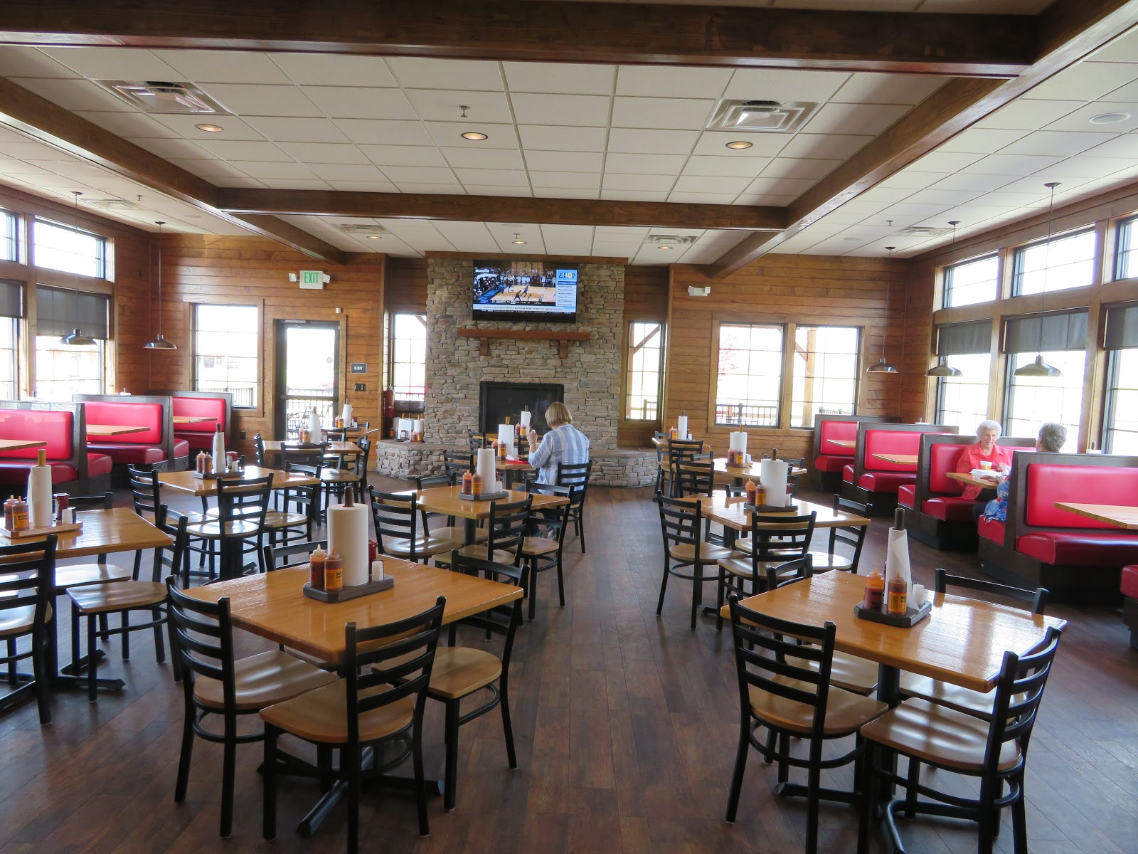 Big Daddy Dave: A Casual Dinner at Buddy’s bar-b-q