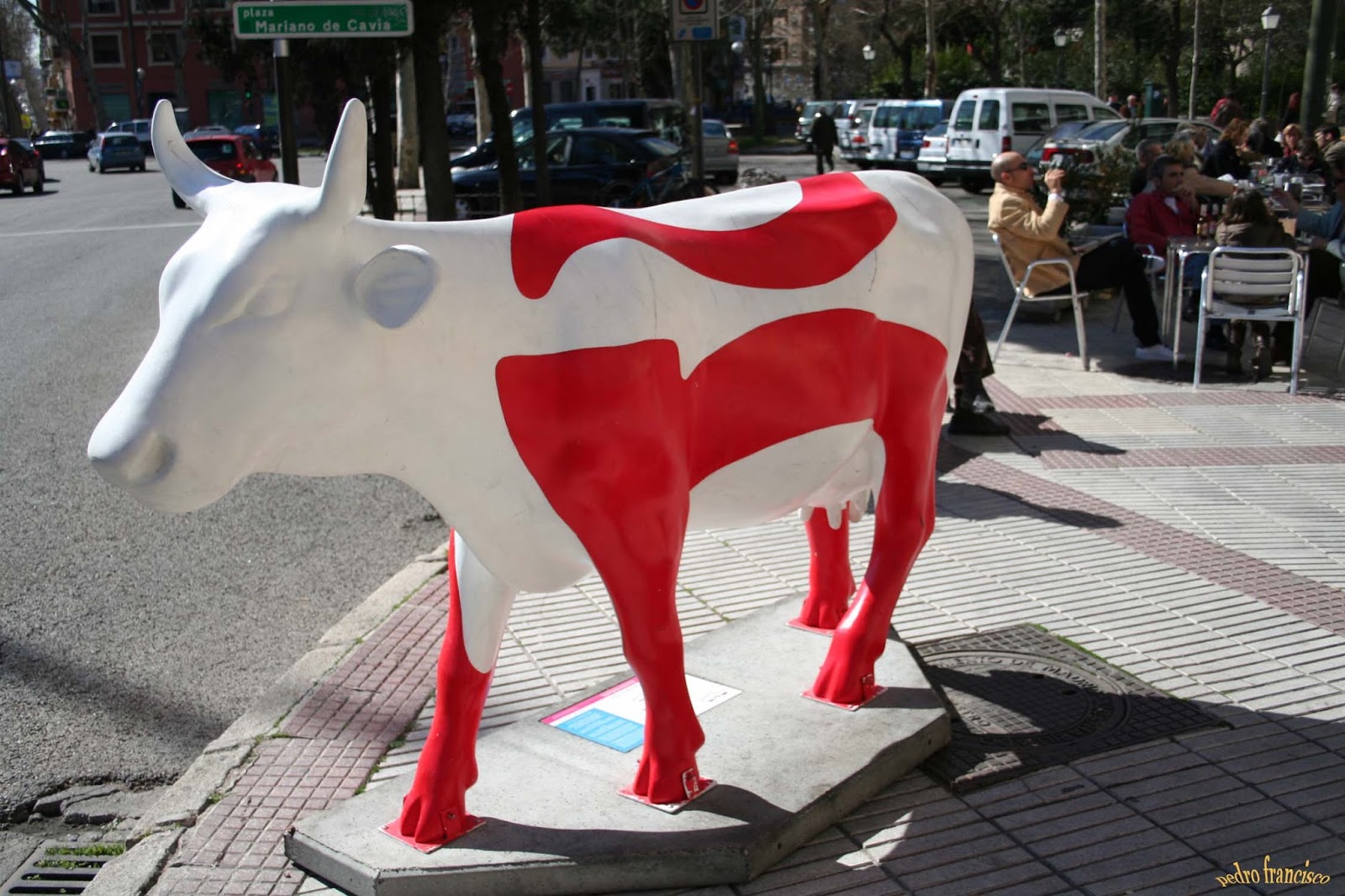 MADRID: ARTE URBANO - VACAS PINTADAS