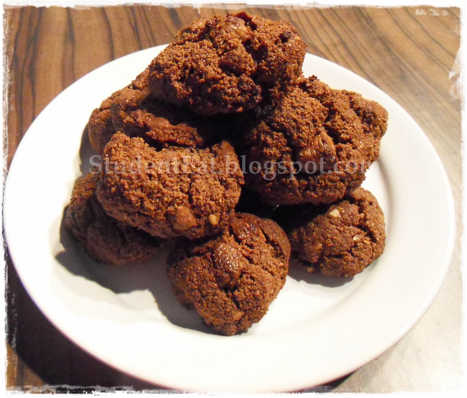 Popękane ciastka z bułki tartej