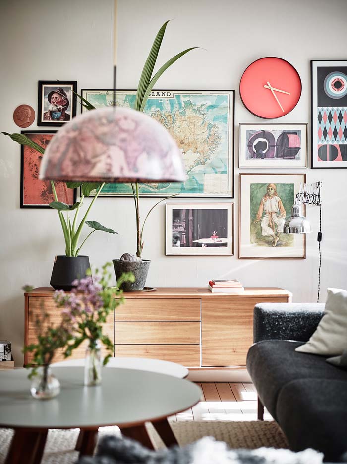 Keltainen talo rannalla: Värejä, taidetta ja tapetteja