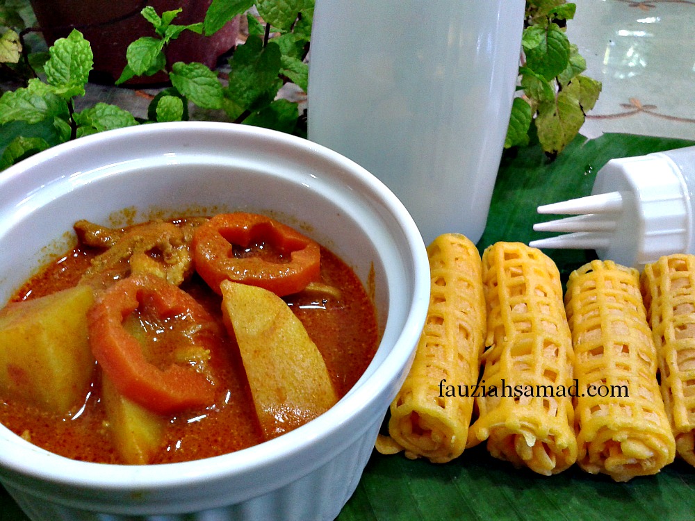 Tapi UnclePali yang pakar buat roti jala kata, acuan tiga muncung ini ...