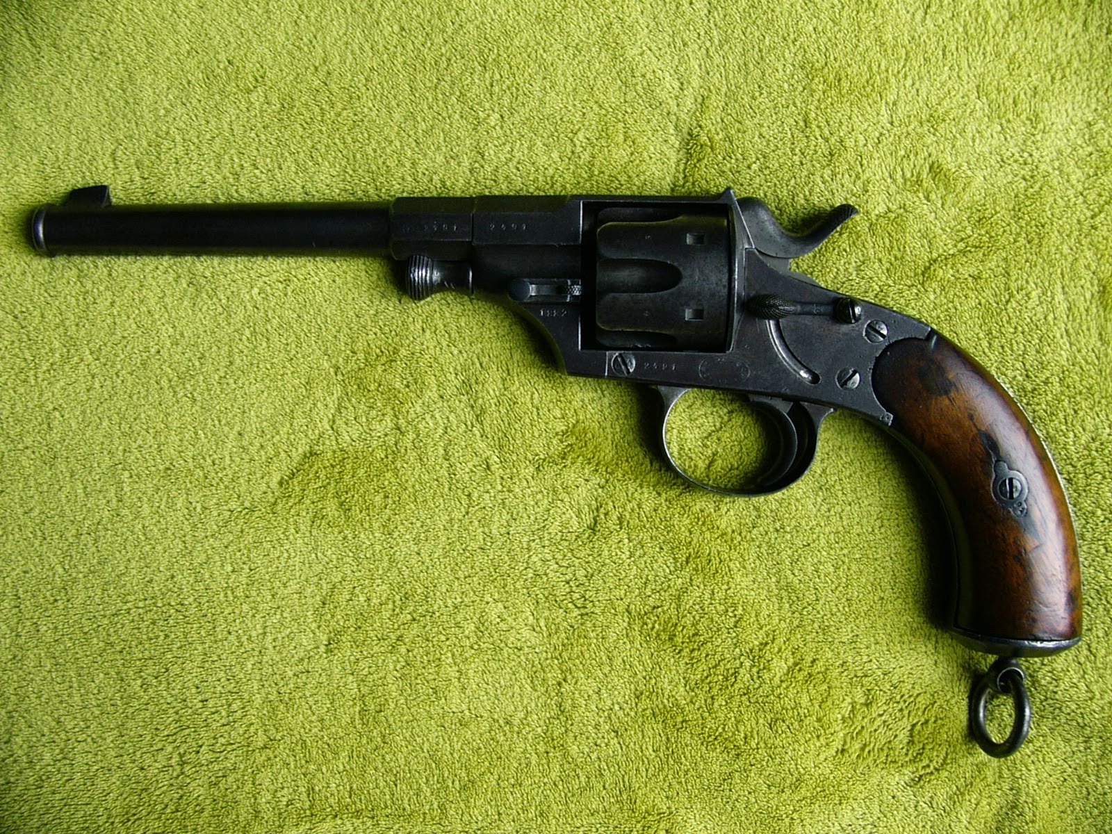 Sbírka historických zbraní: M1879 Reichsrevolver ----------- SOLD prodáno