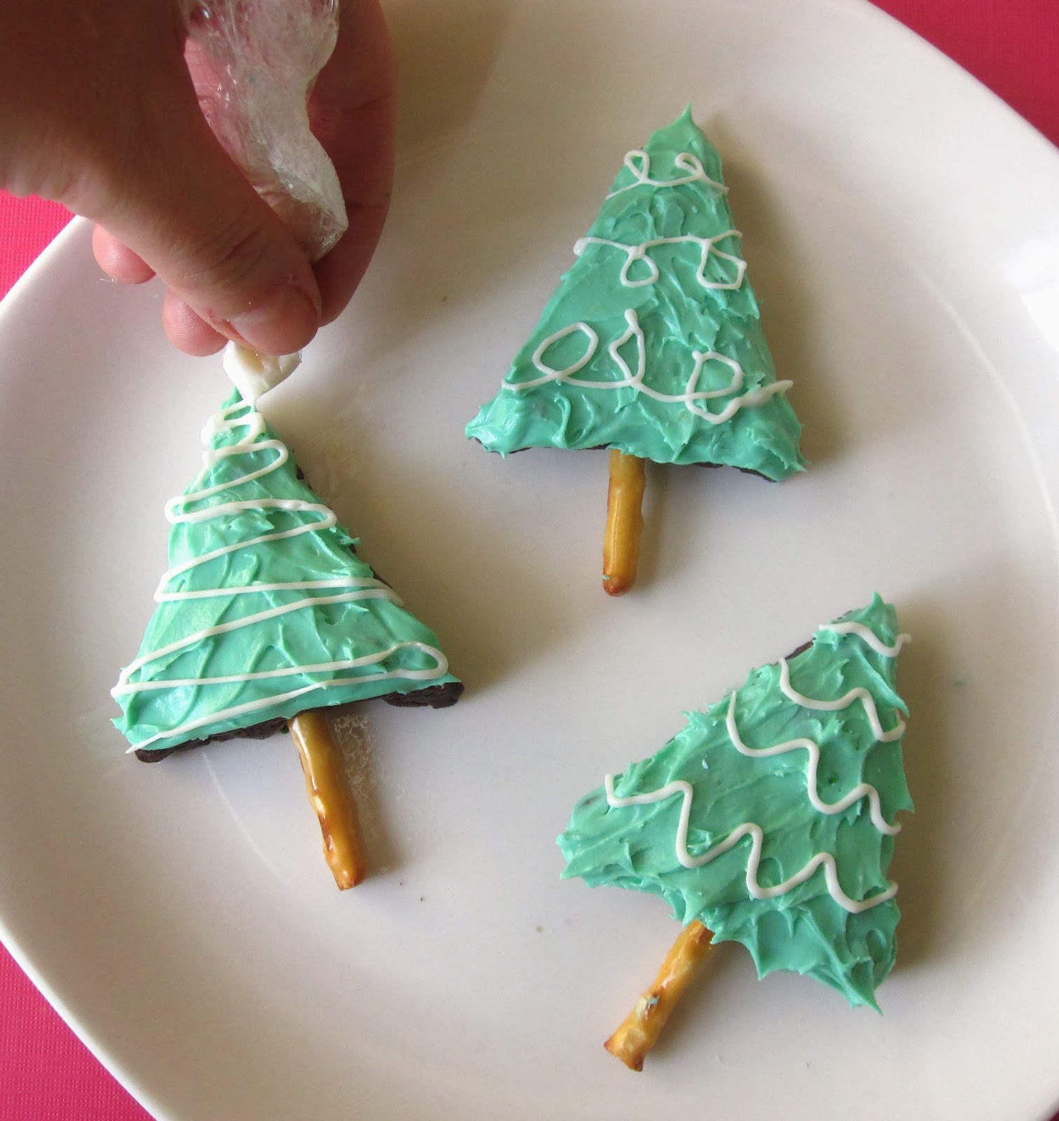 Frosted Brownie Christmas Trees - The Lindsay Ann