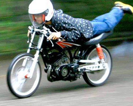 Rahasia Racikan Motor Drag RX King Tercepat 200 km/jam